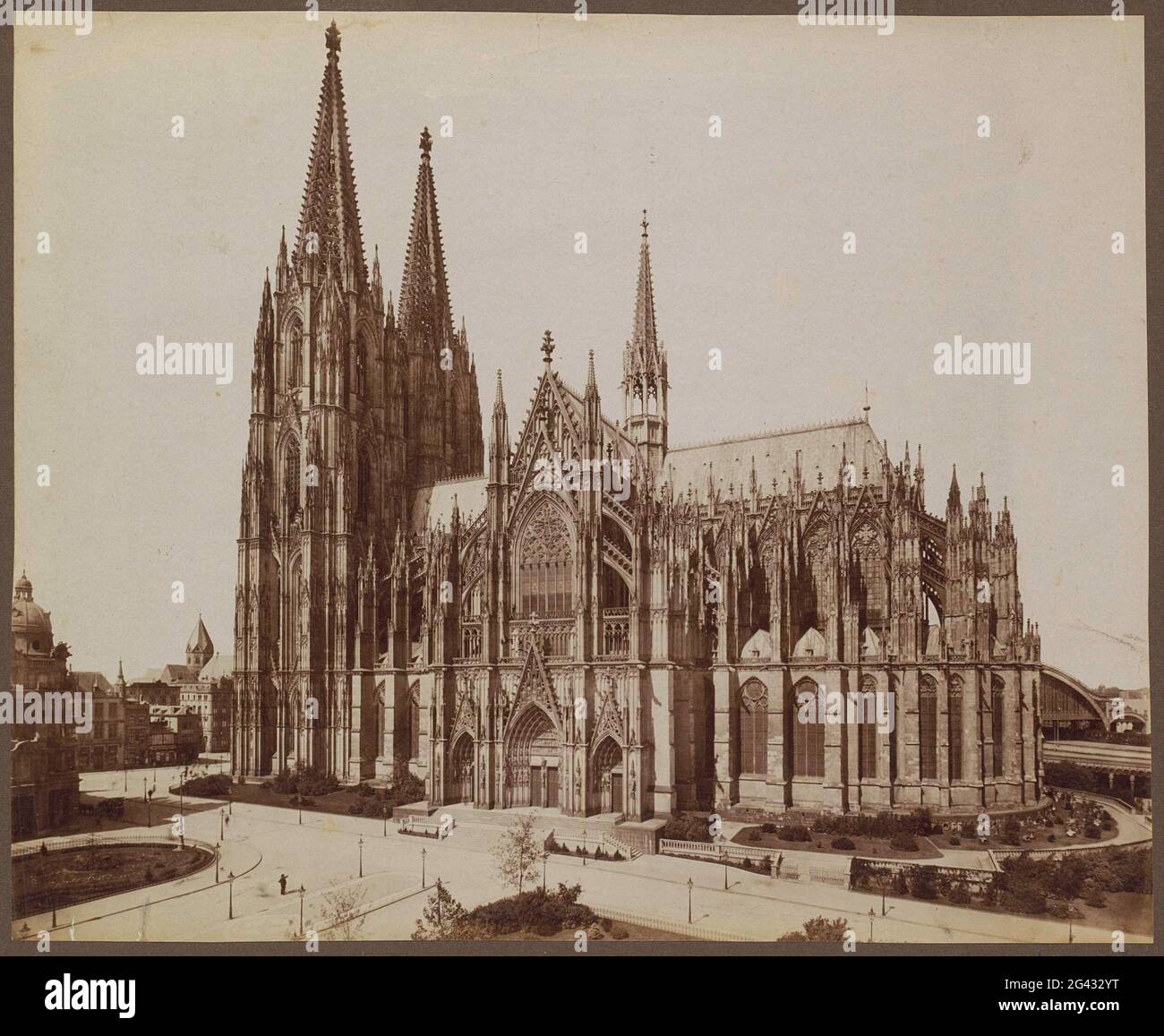 Cologne Dom seen from the south with the railway station on the right ...