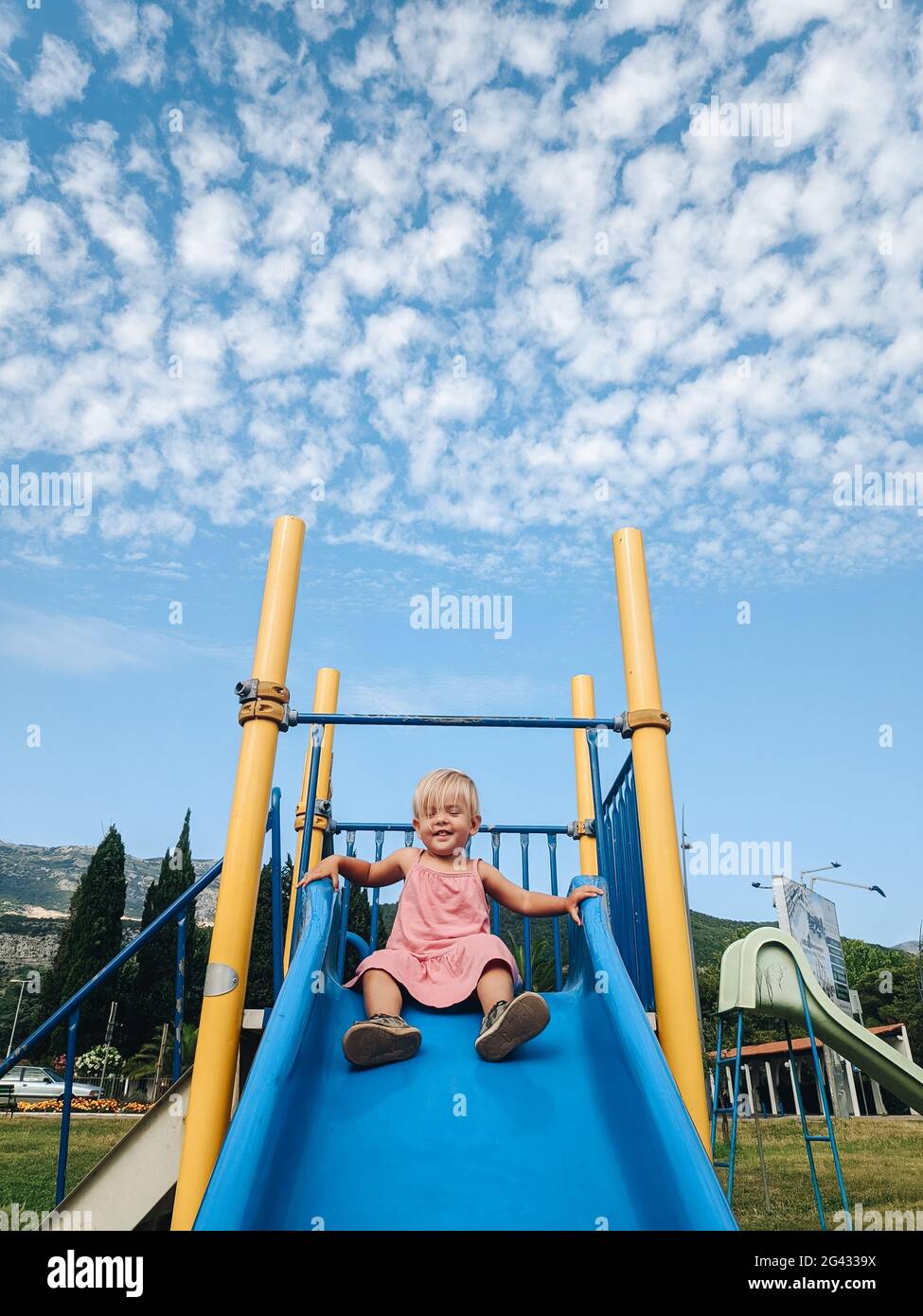 Childrens smiles hi-res stock photography and images - Alamy