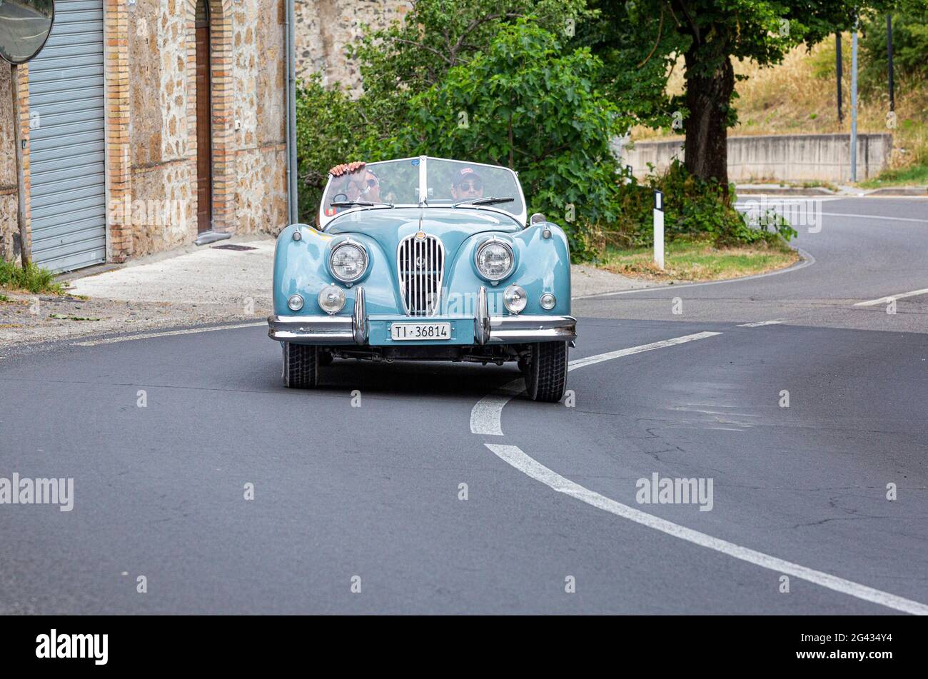 1955 jaguar xk140 ots se roadster hi-res stock photography and images ...