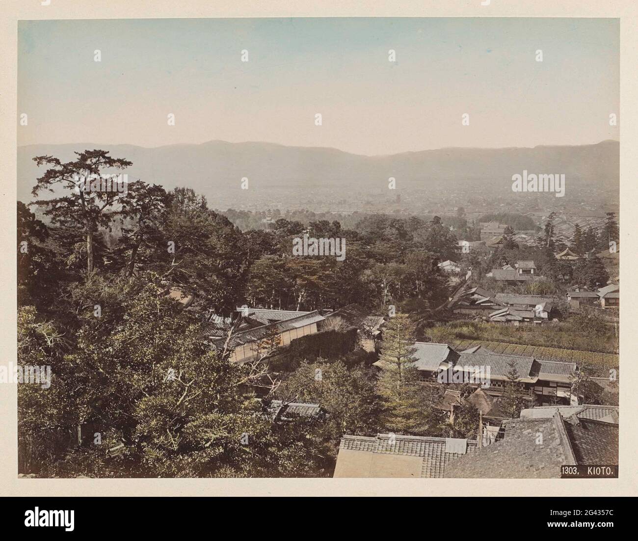 Face on kyoto; Kioto. Part of photo album with 50 pictures of sights in ...