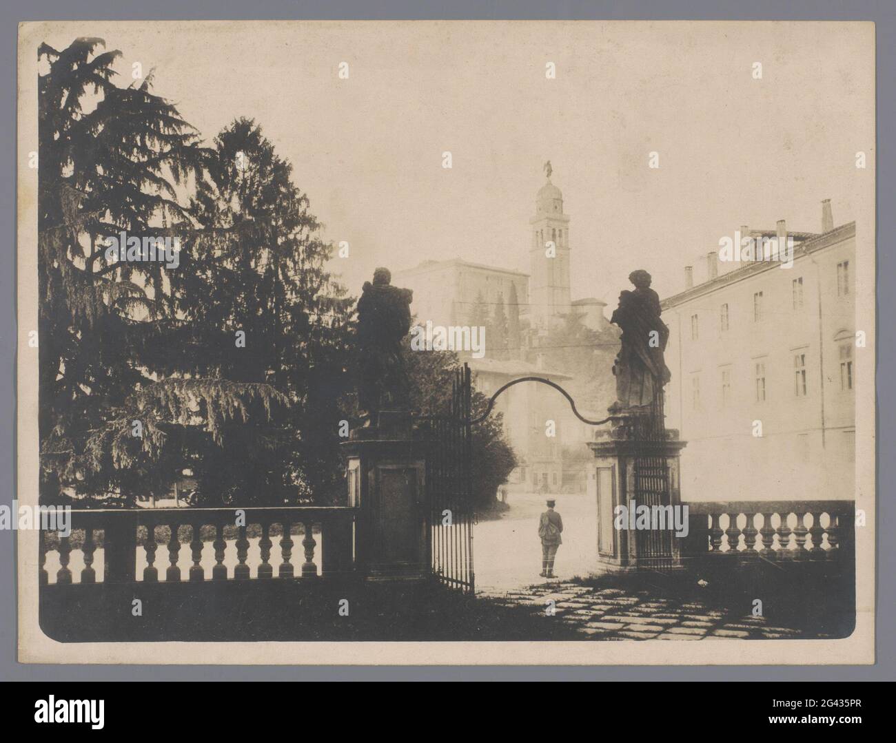 Soldier under a gate Stock Photo - Alamy