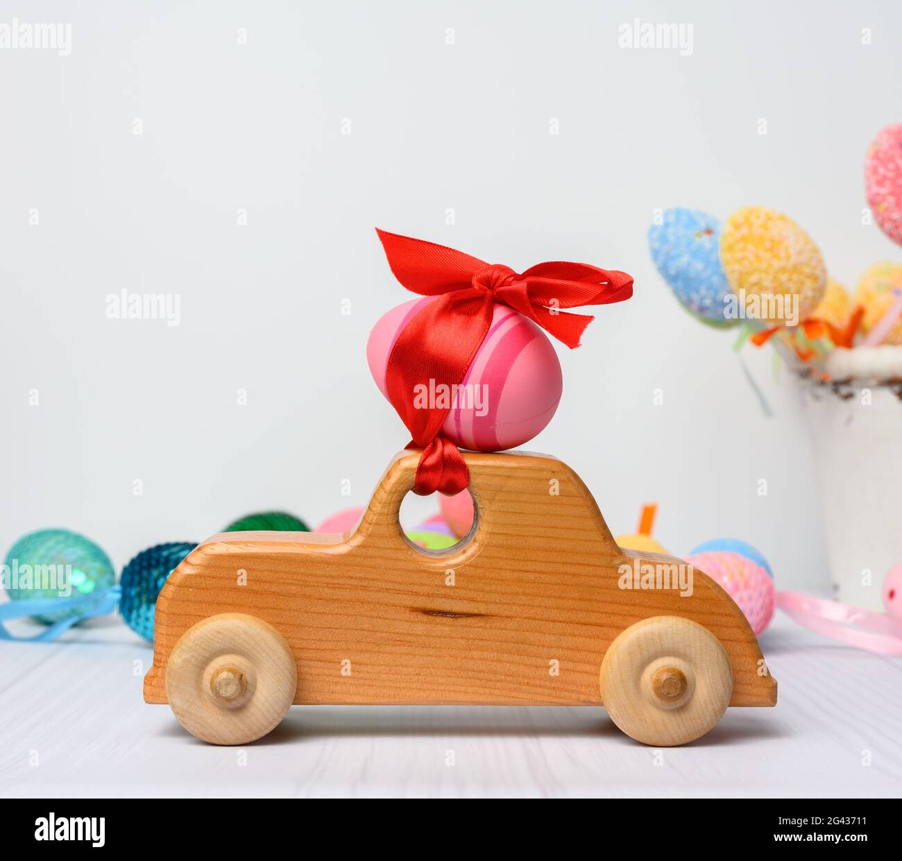 Car easter egg hi-res stock photography and images - Alamy