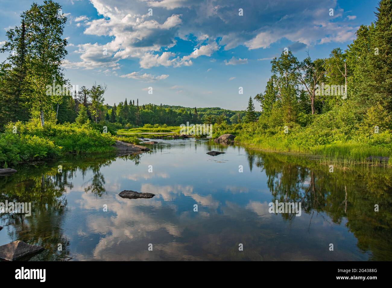 Canadian Cottage Lake scene Stock Photo - Alamy