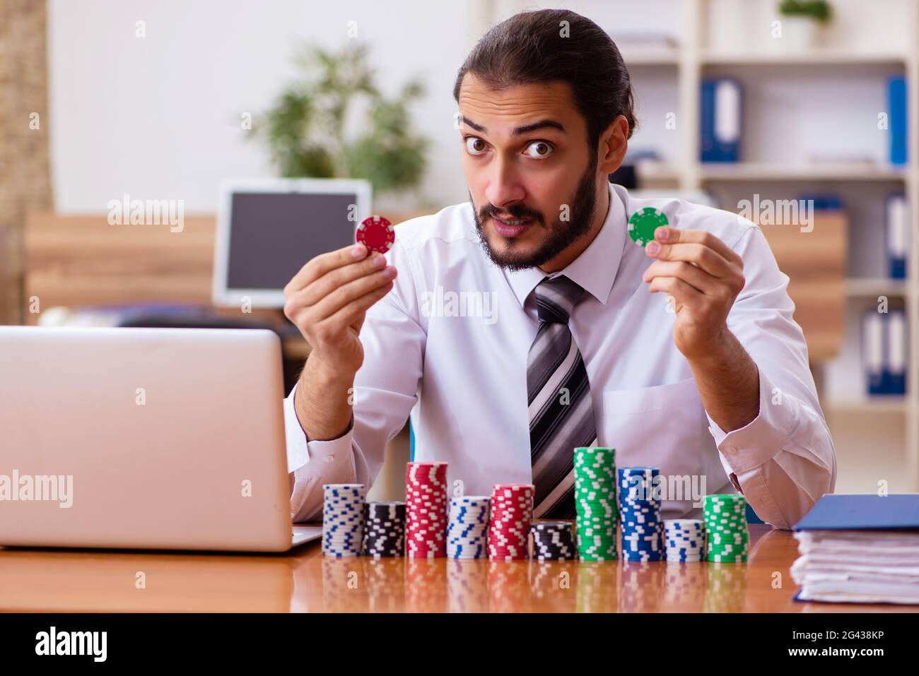 Casino employee hi-res stock photography and images - Alamy