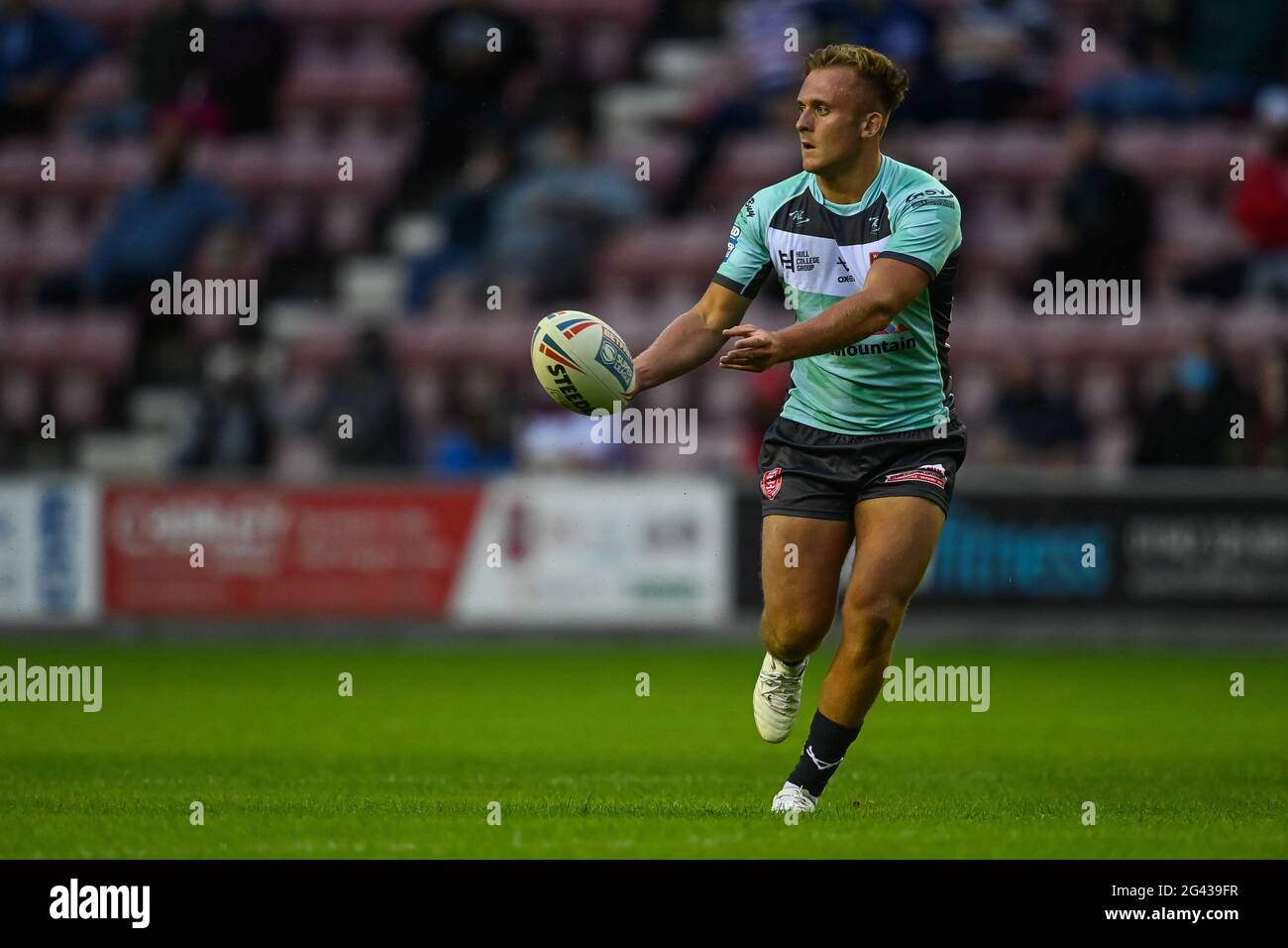 Jez Litten (14) of Hull KR in action Stock Photo - Alamy