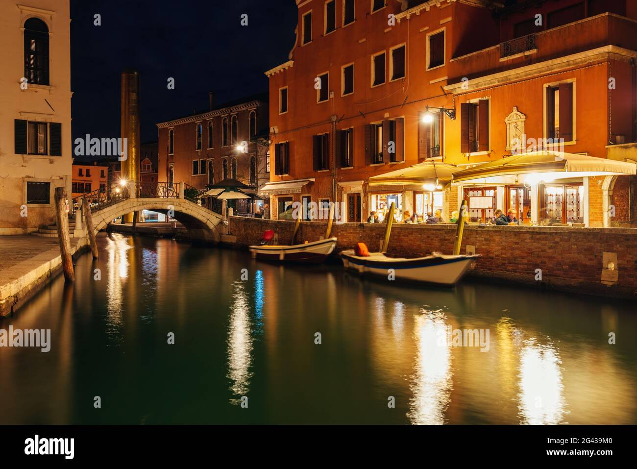 Nightlife in venice hi-res stock photography and images - Alamy