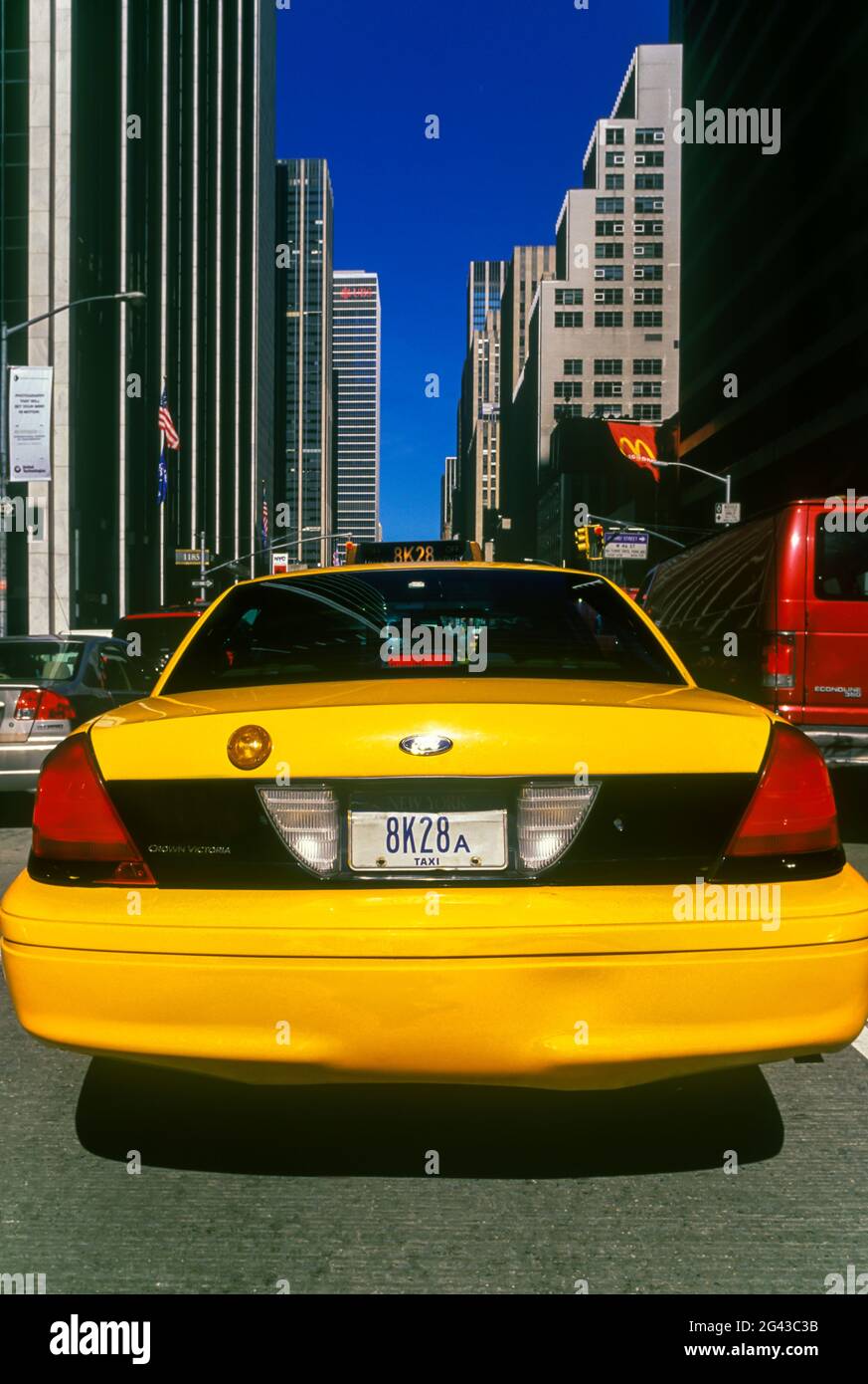 2006 HISTORICAL YELLOW TAXI CAB (©FORD MOTOR CO 2000) AVENUE OF THE ...