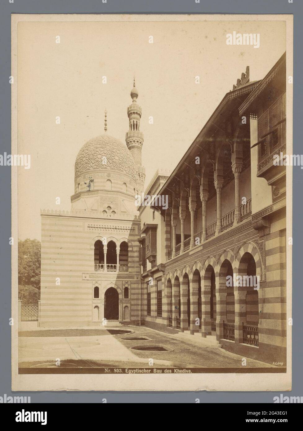 Arabic building with balustrade; Egyptian Bau des Khedive Stock Photo ...