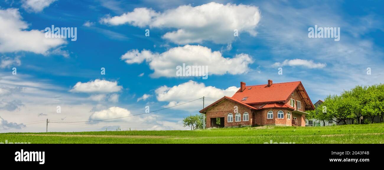 Panoramic view green countryside hi-res stock photography and images ...