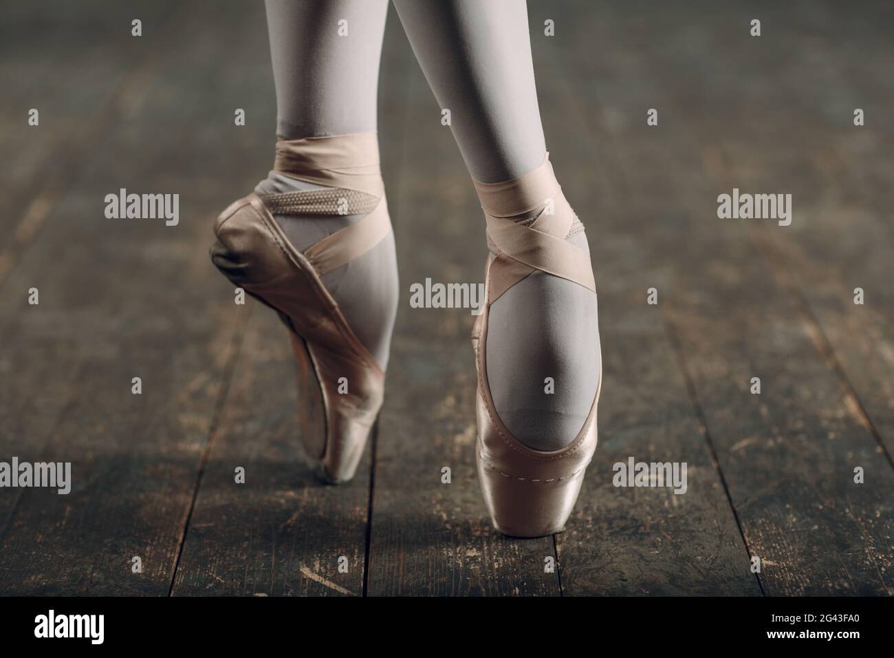 Show stage ballet hi-res stock photography and images - Alamy