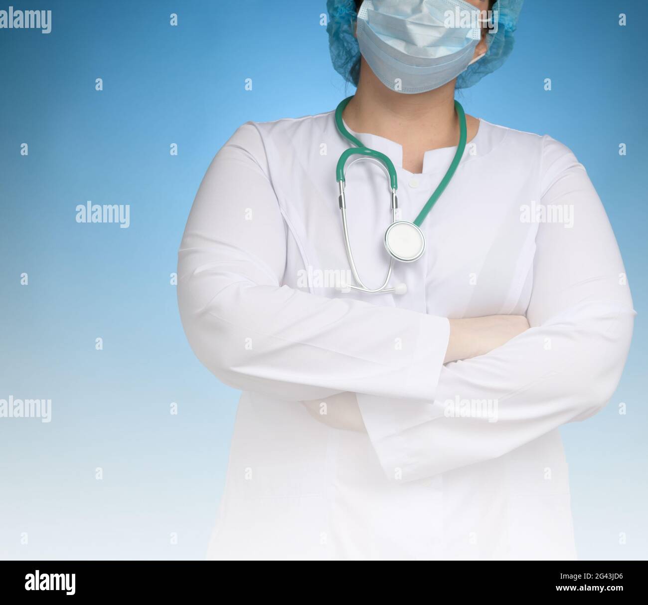 Doctor stands hi-res stock photography and images - Alamy