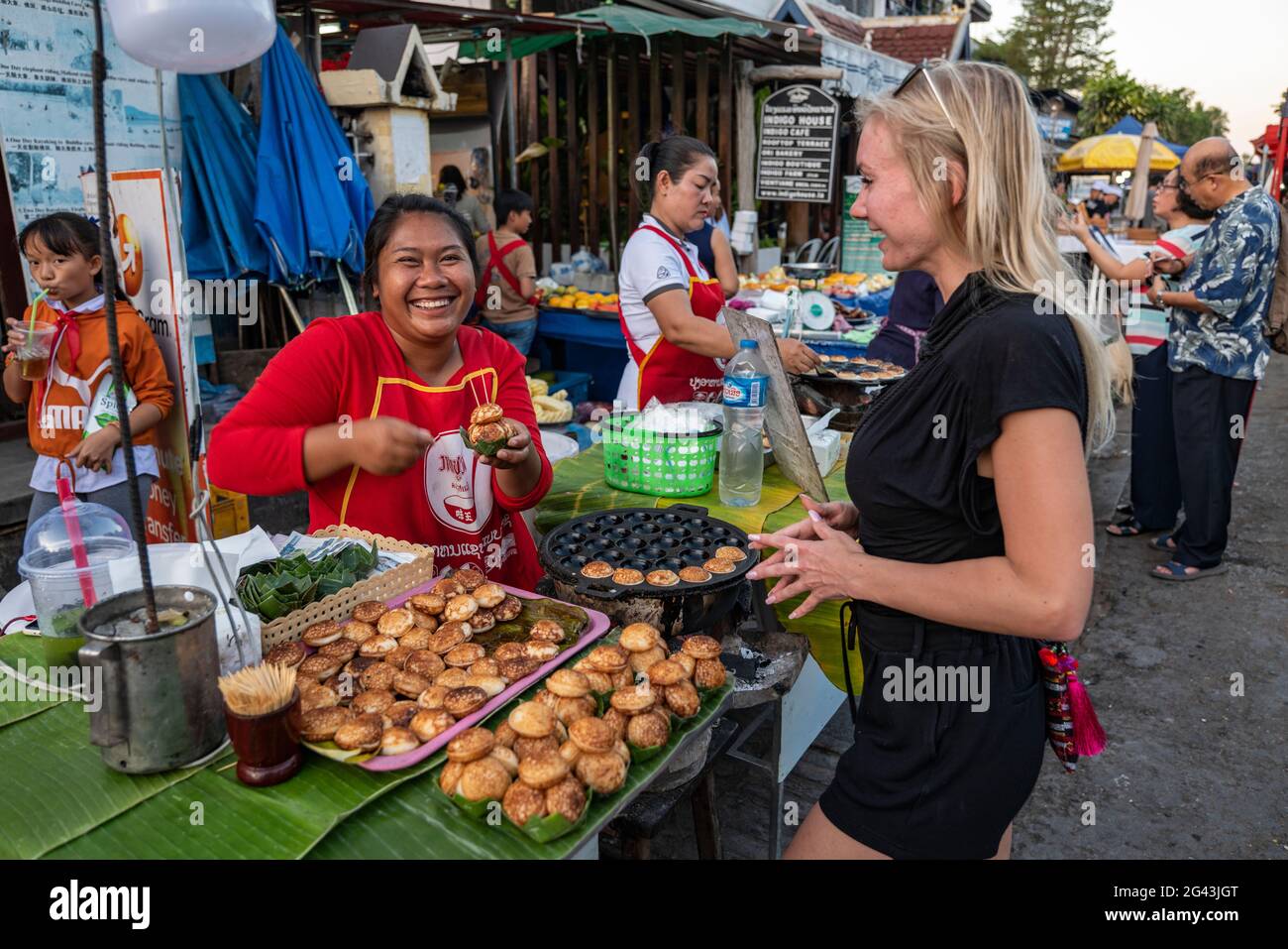 Pancakes salesman hi-res stock photography and images - Alamy