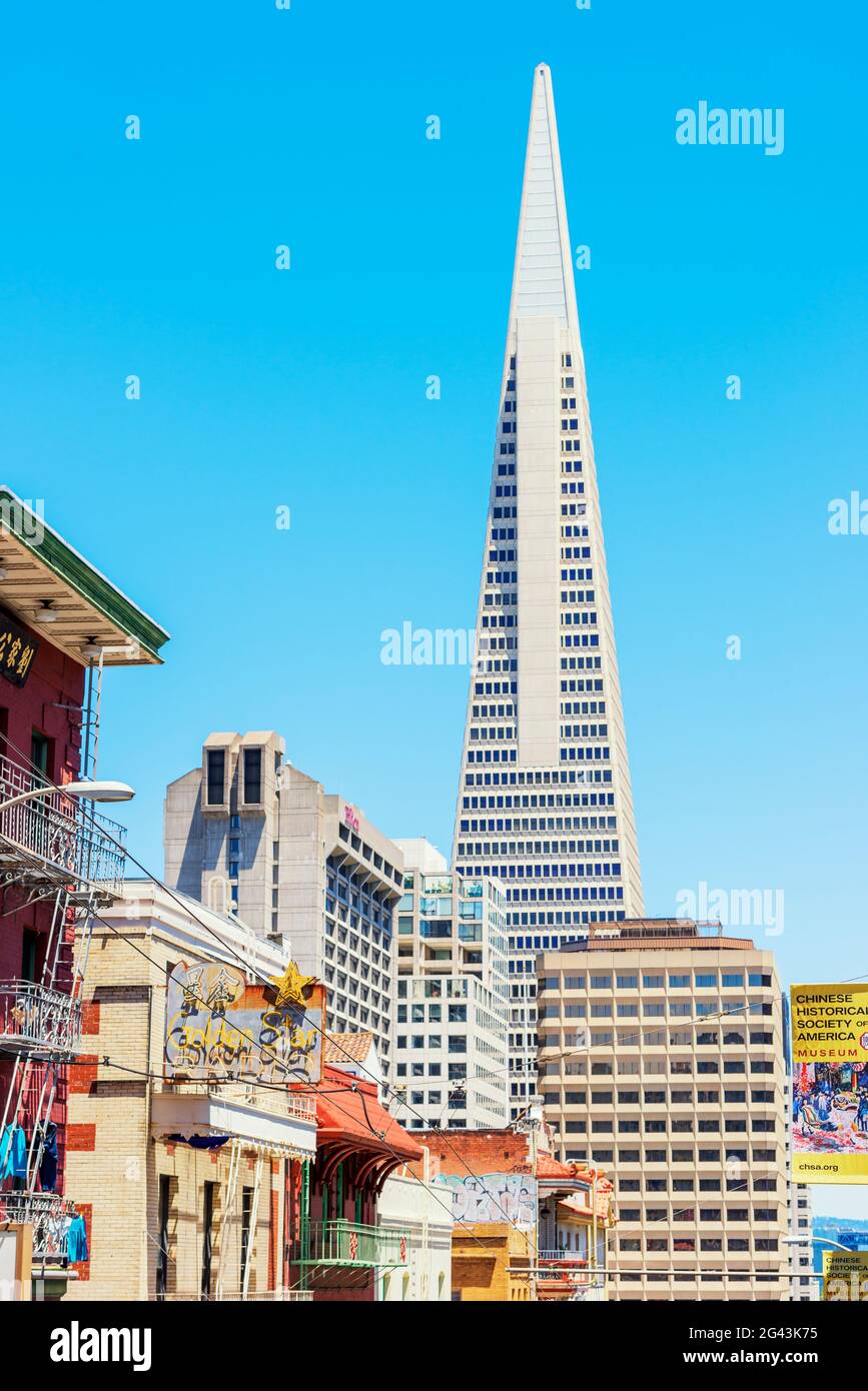Transamerica Pyramid, Chinatown, San Francisco, California, USA Stock ...