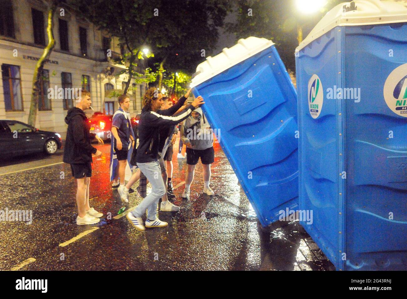 Toilet wembley hi-res stock photography and images - Alamy