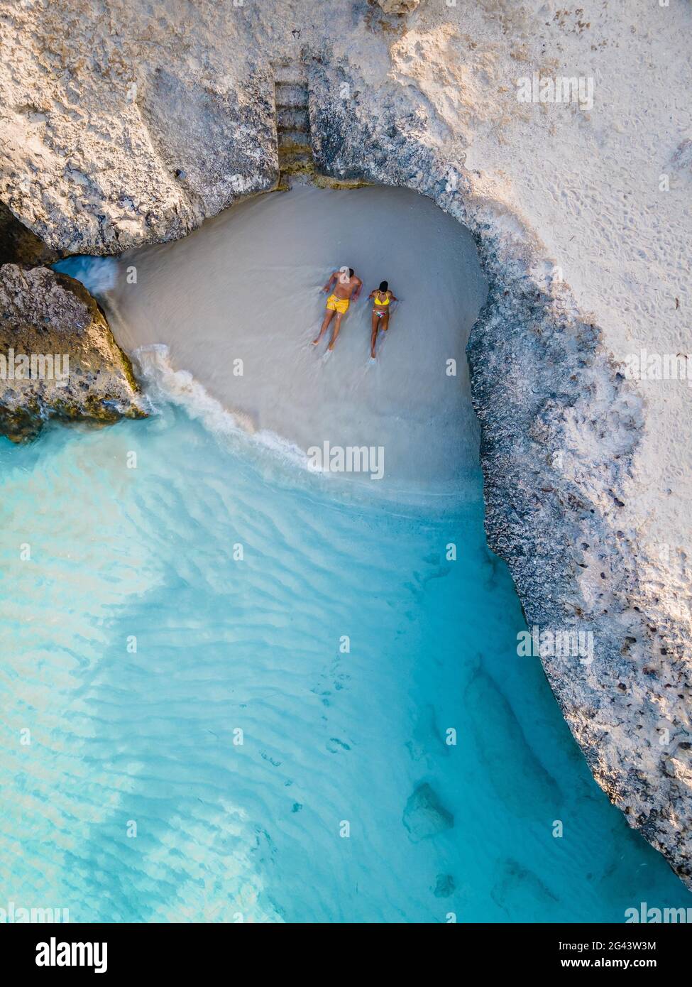 Tres Trapi Steps Triple Steps Beach, Aruba completely empty, Popular ...