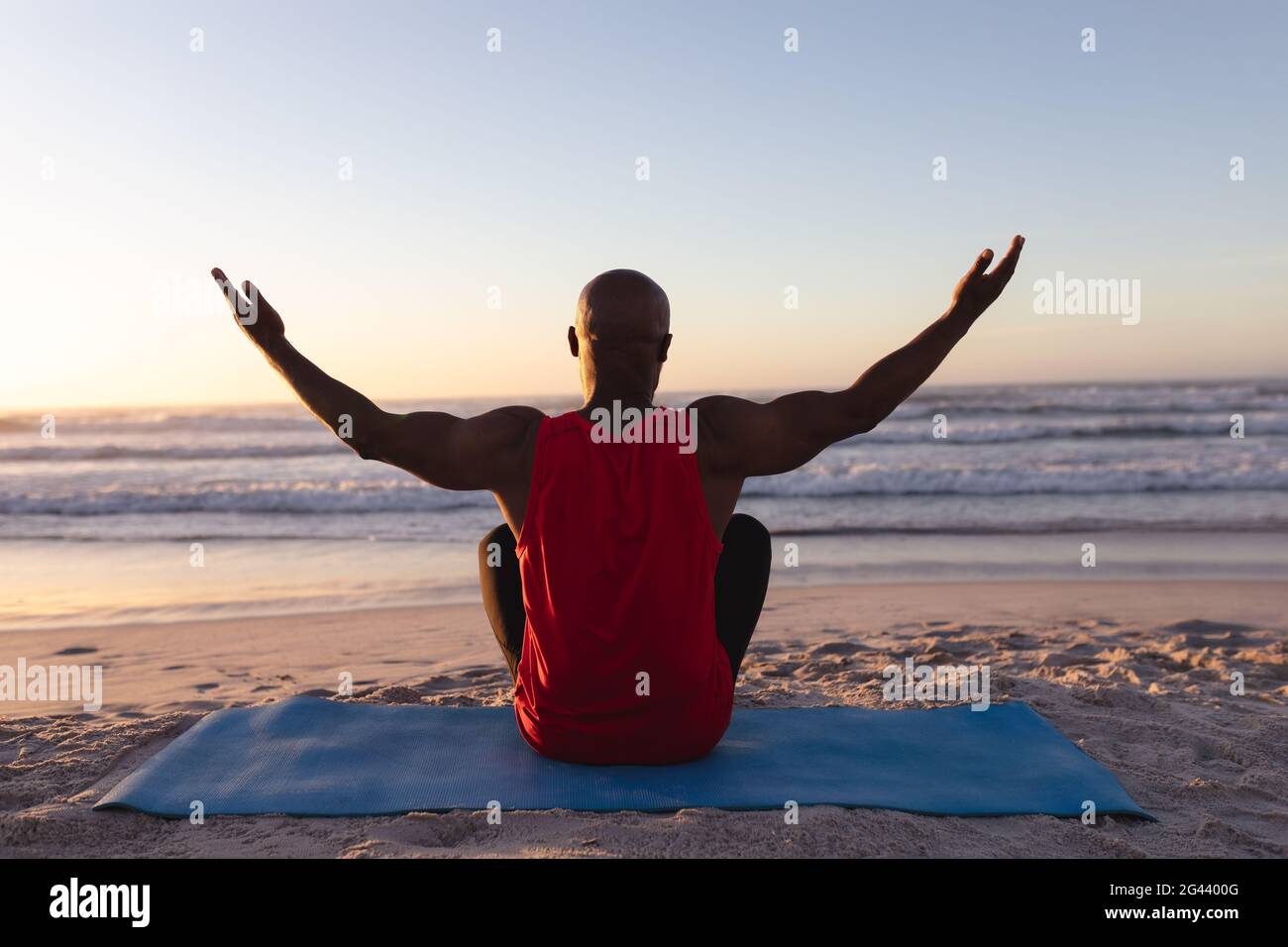 Man stretching arms wide open hi-res stock photography and images - Alamy