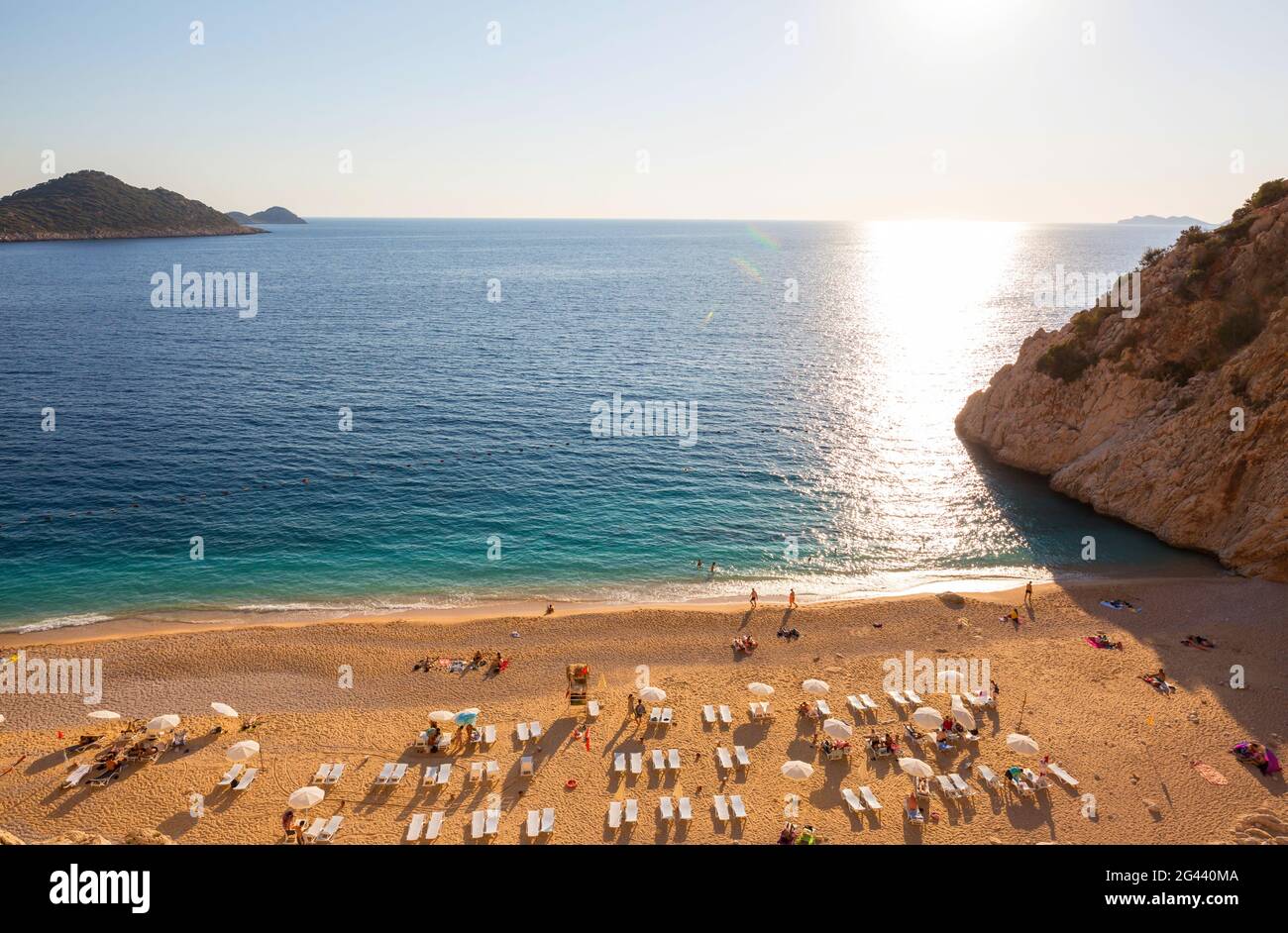 Empty seascape relaxing tourist beach hi-res stock photography and ...