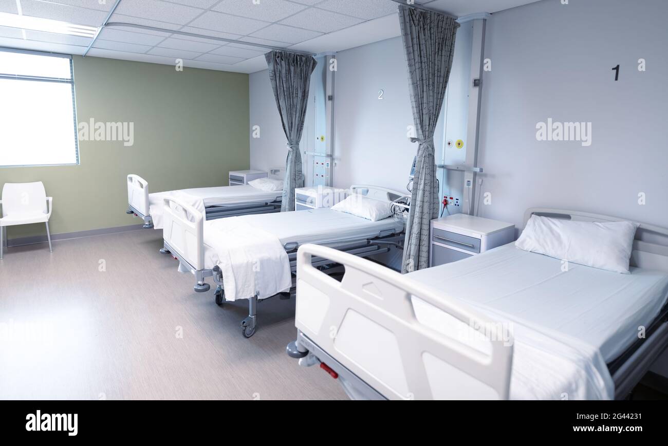 General view of an empty hospital room with three beds Stock Photo - Alamy