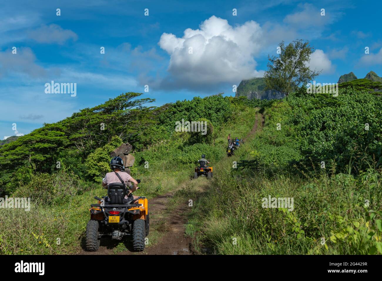 Body moving atmosphere hi-res stock photography and images - Alamy