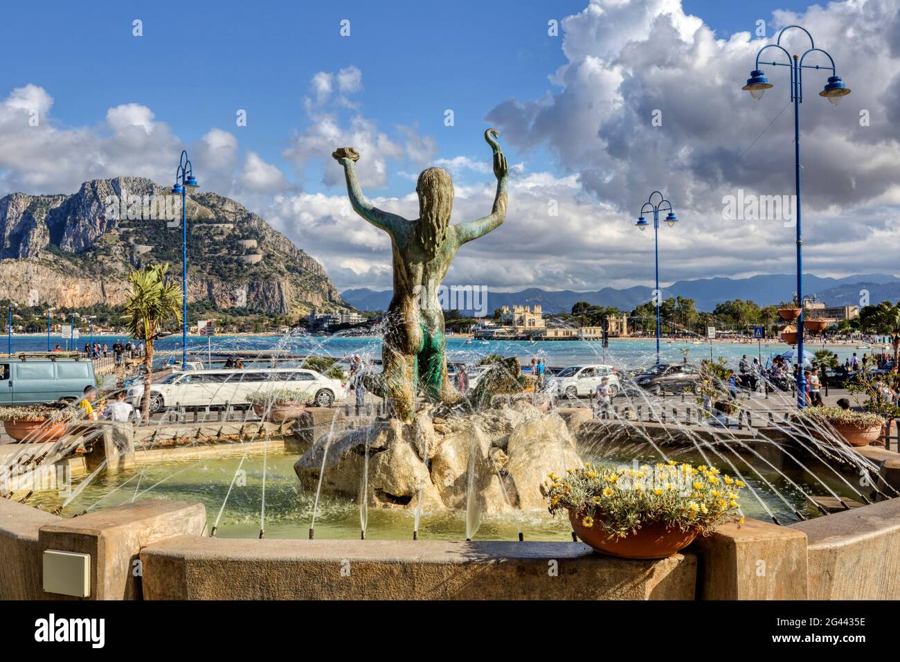 Sirena Fountain High Resolution Stock Photography and Images - Alamy