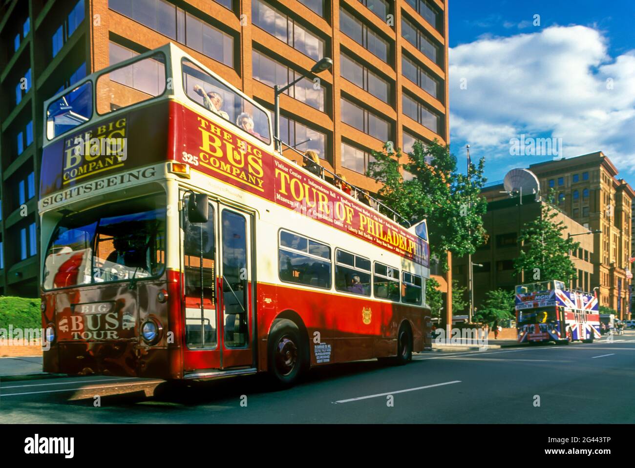 Philadelphia tour bus hi-res stock photography and images - Alamy