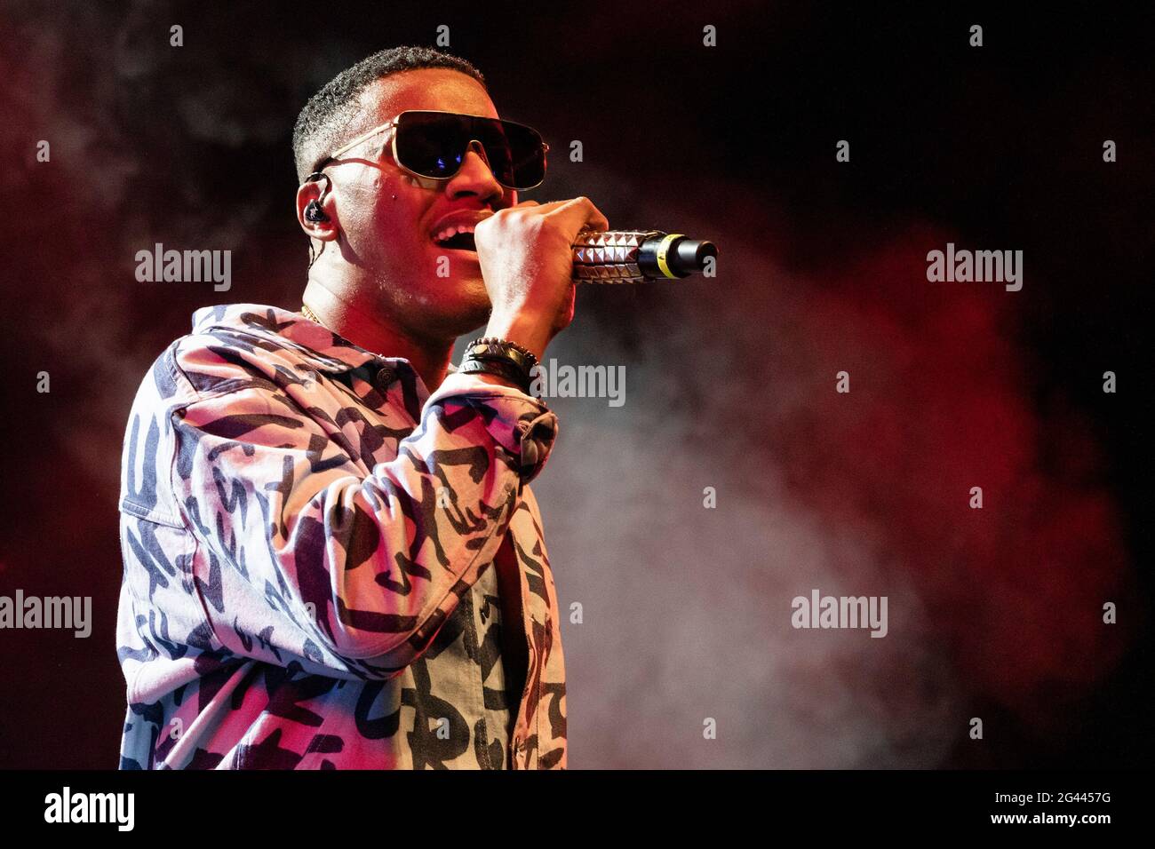 Performs in porto hi-res stock photography and images - Alamy