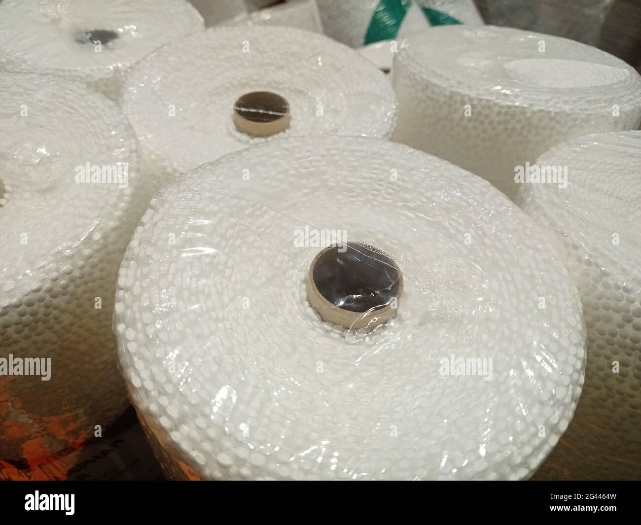 Substrate for parquet and laminate made of polystyrene beads. Polymer ...