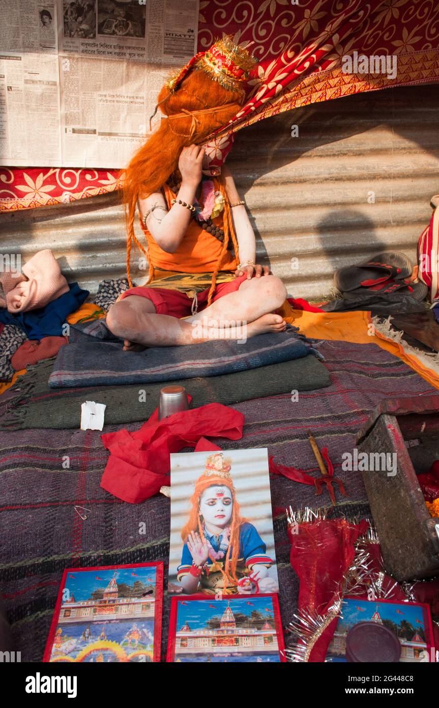 Sadhu child hi-res stock photography and images - Alamy