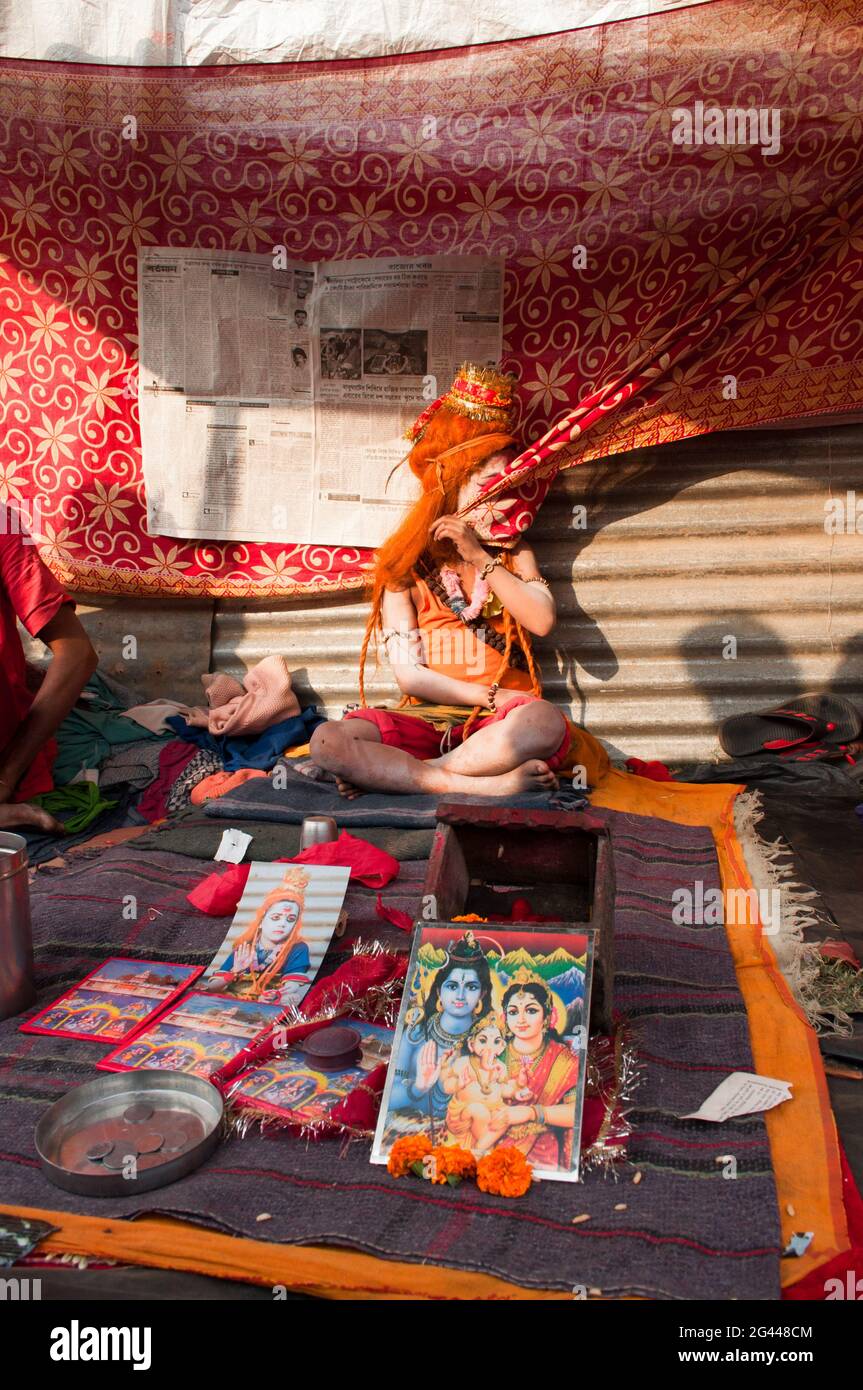 Sadhu child hi-res stock photography and images - Alamy