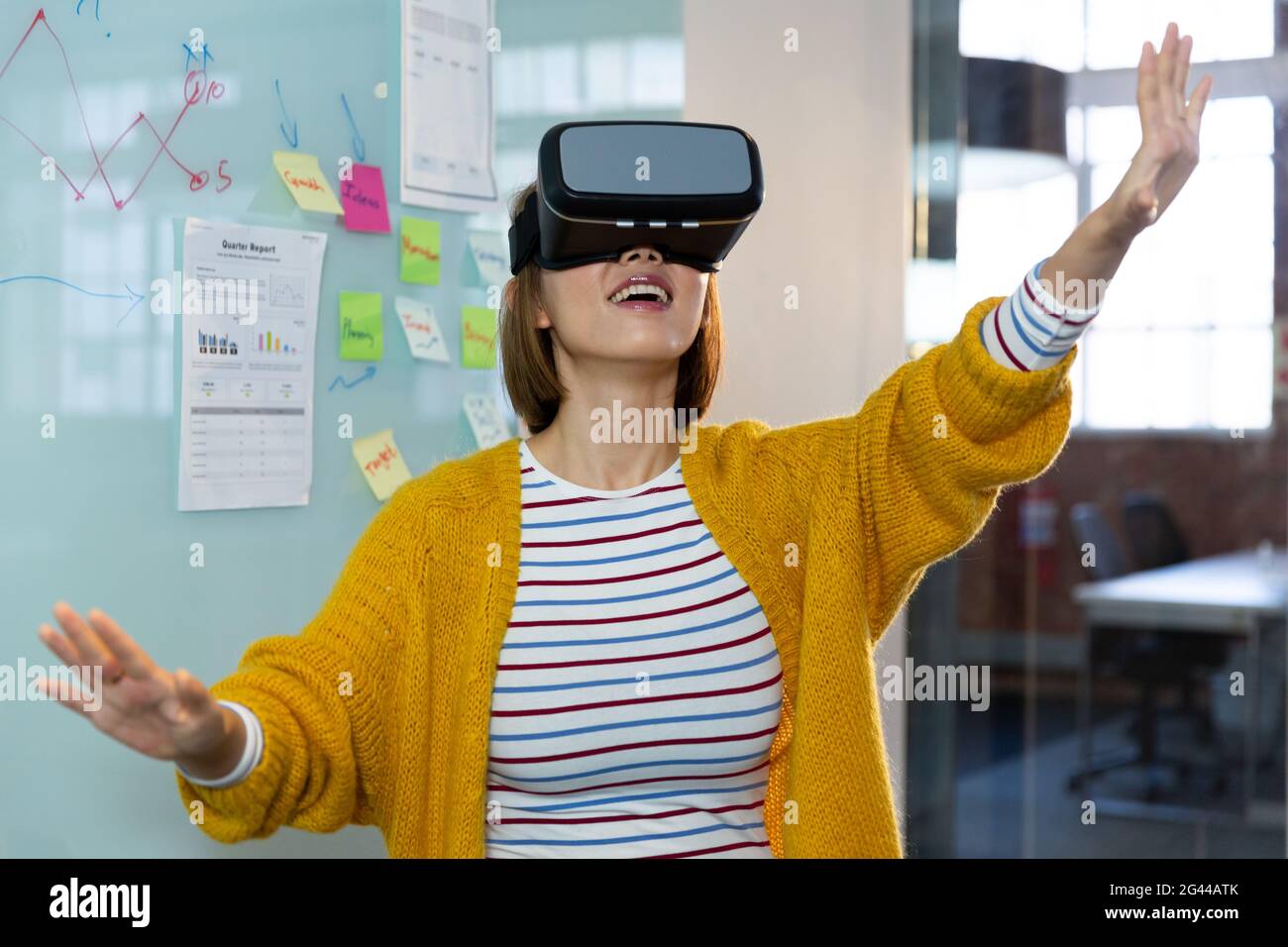 Virtual whiteboard hi-res stock photography and images - Alamy