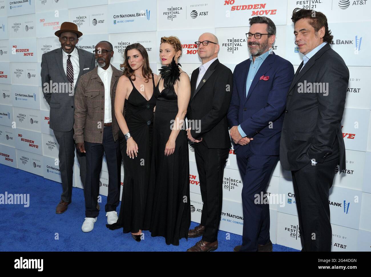 L-R: Bill Duke, Don Cheadle, Julia Fox, Amy Seimetz, Steven Soderbergh ...