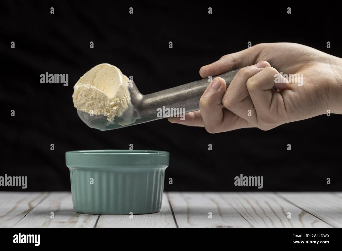 Single scoop of ice cream hi-res stock photography and images - Alamy
