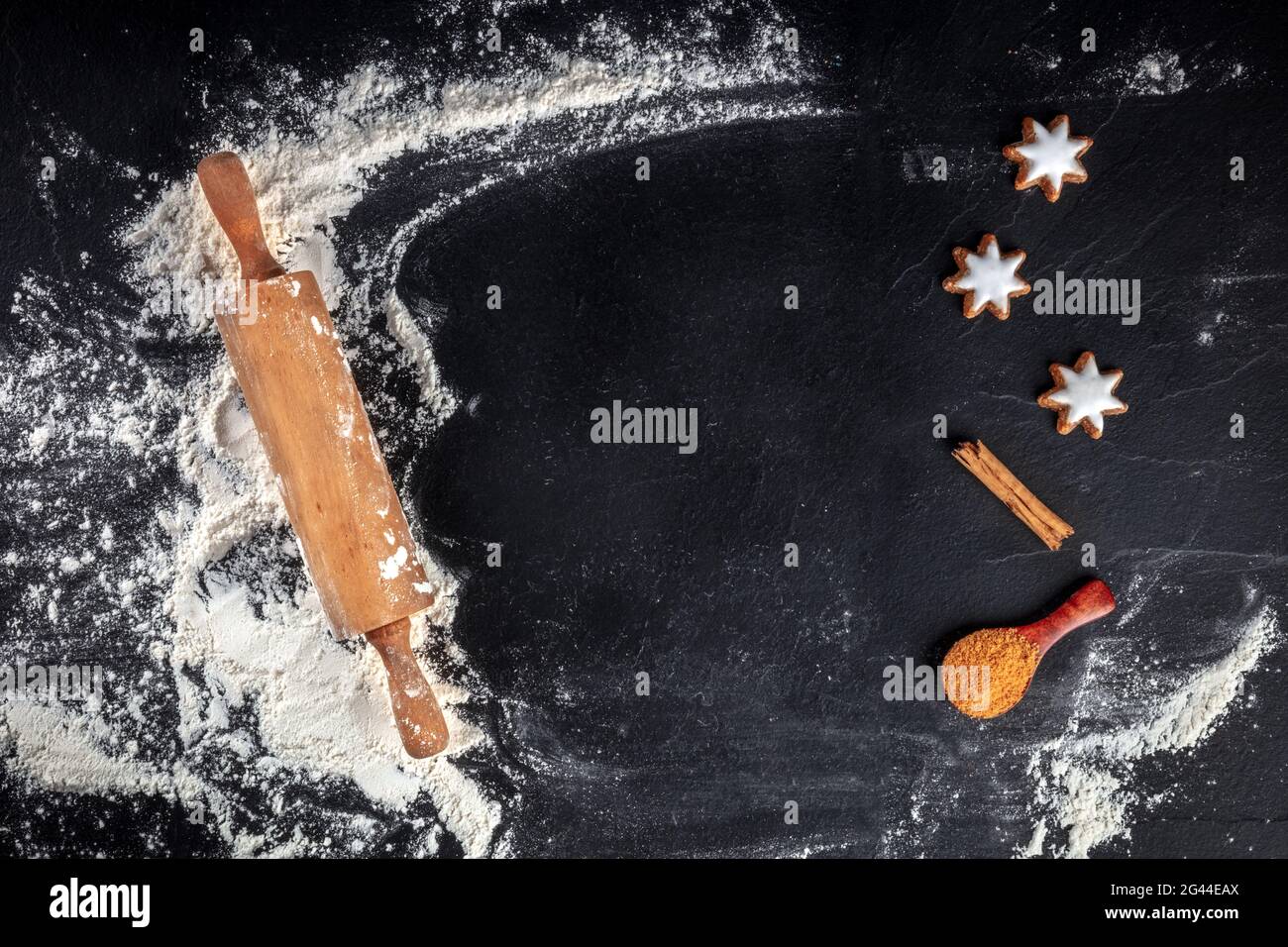 Baking bckground with copy space, with a rolling pin Stock Photo - Alamy