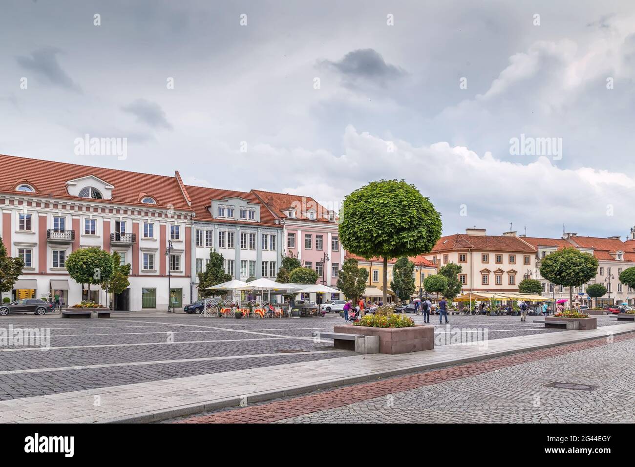 Vilnius lithuania town hall square hi-res stock photography and images ...