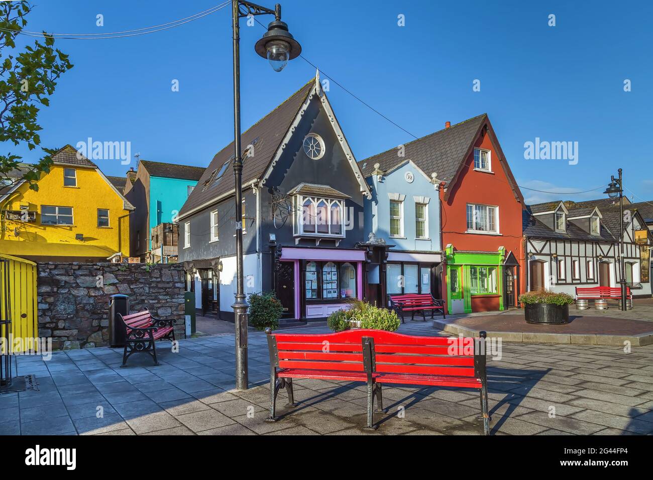 Town square ireland hi-res stock photography and images - Alamy