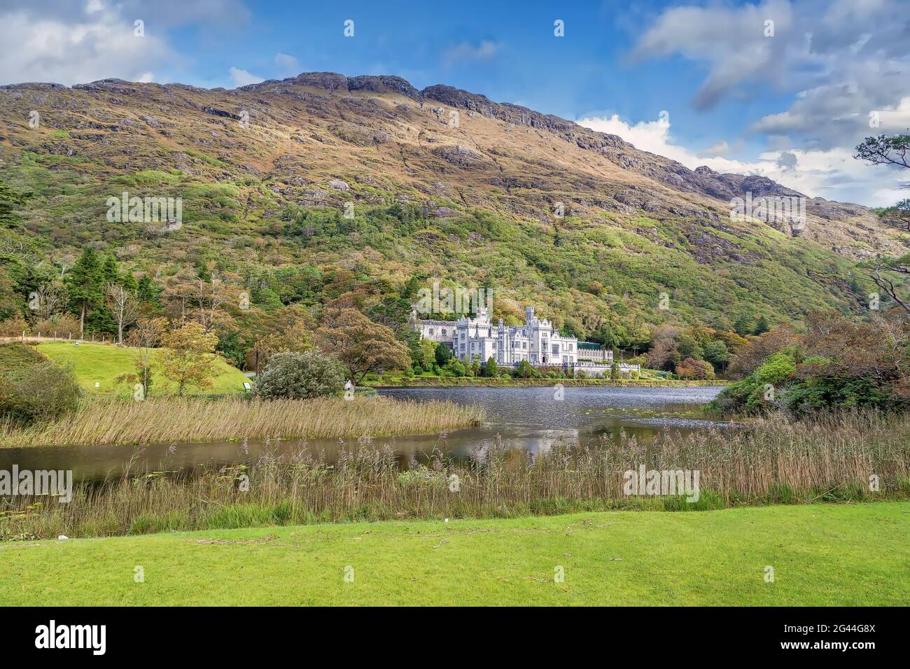 Kylemore abbey ireland hi-res stock photography and images - Alamy