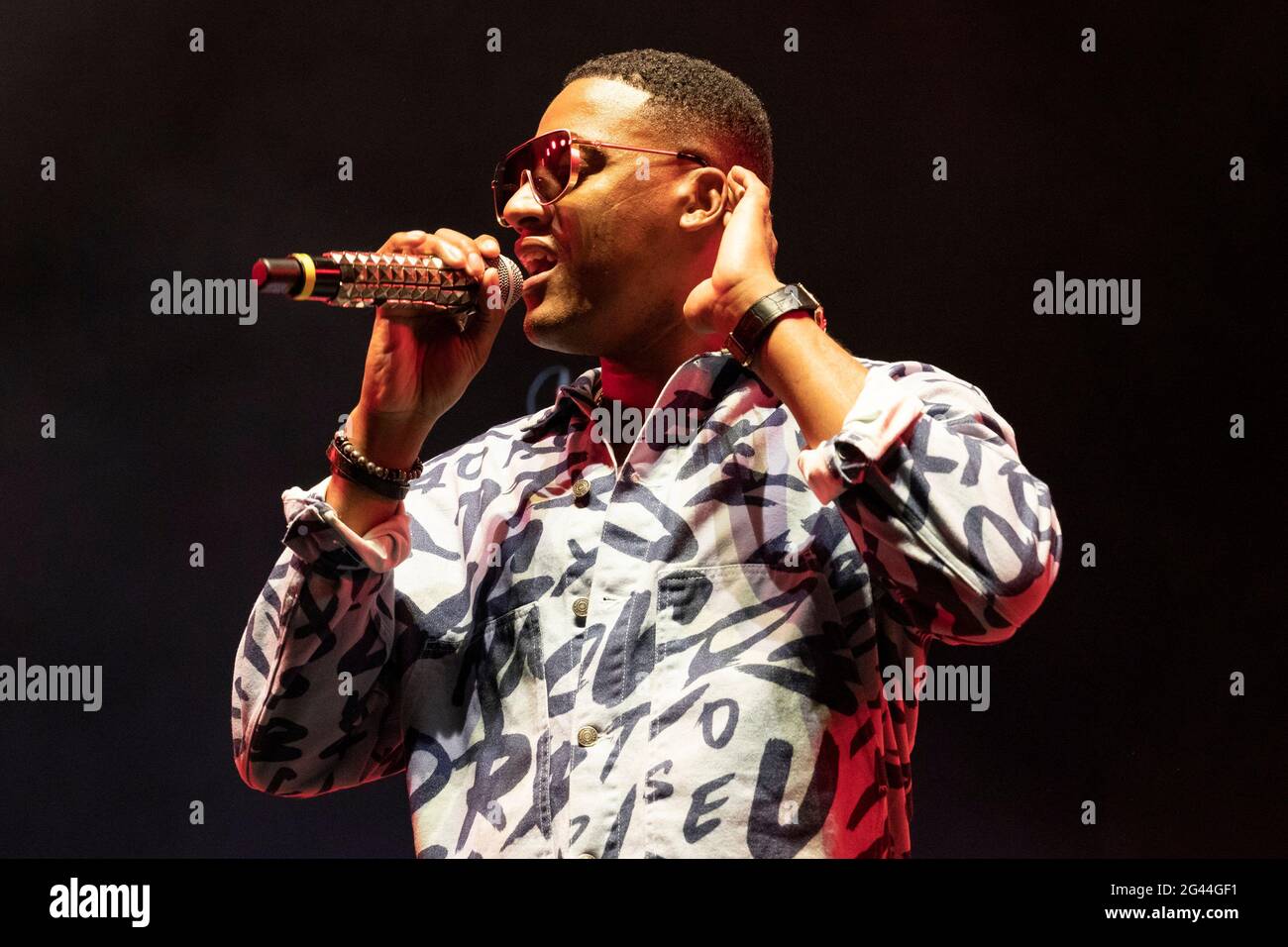 Performs in porto hi-res stock photography and images - Alamy