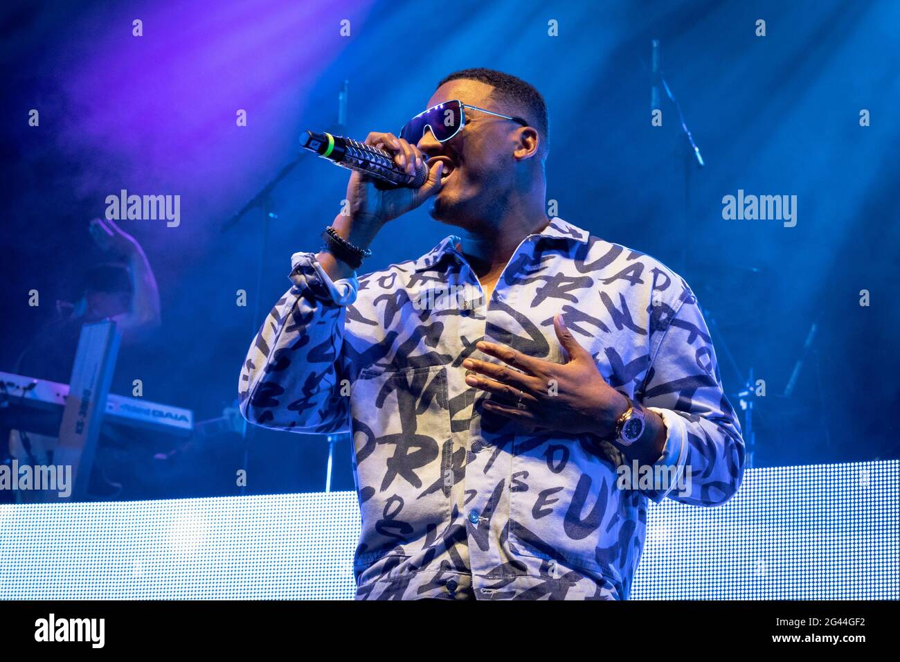 Performs in porto hi-res stock photography and images - Alamy