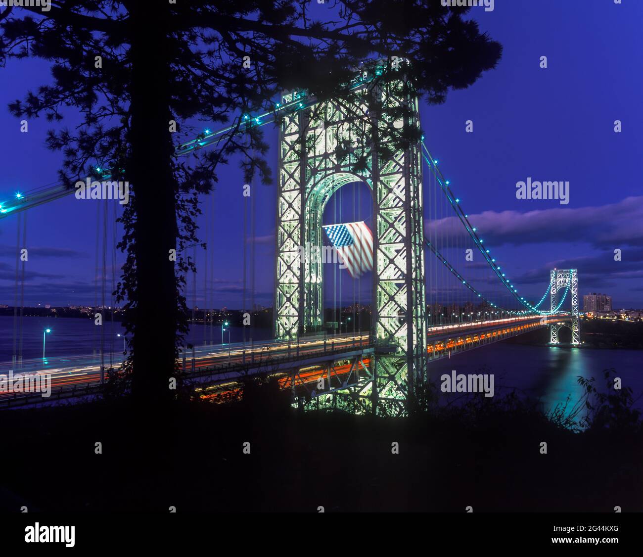 2006 HISTORICAL WORLDS LARGEST AMERICAN FLAG GEORGE WASHINGTON BRIDGE ...