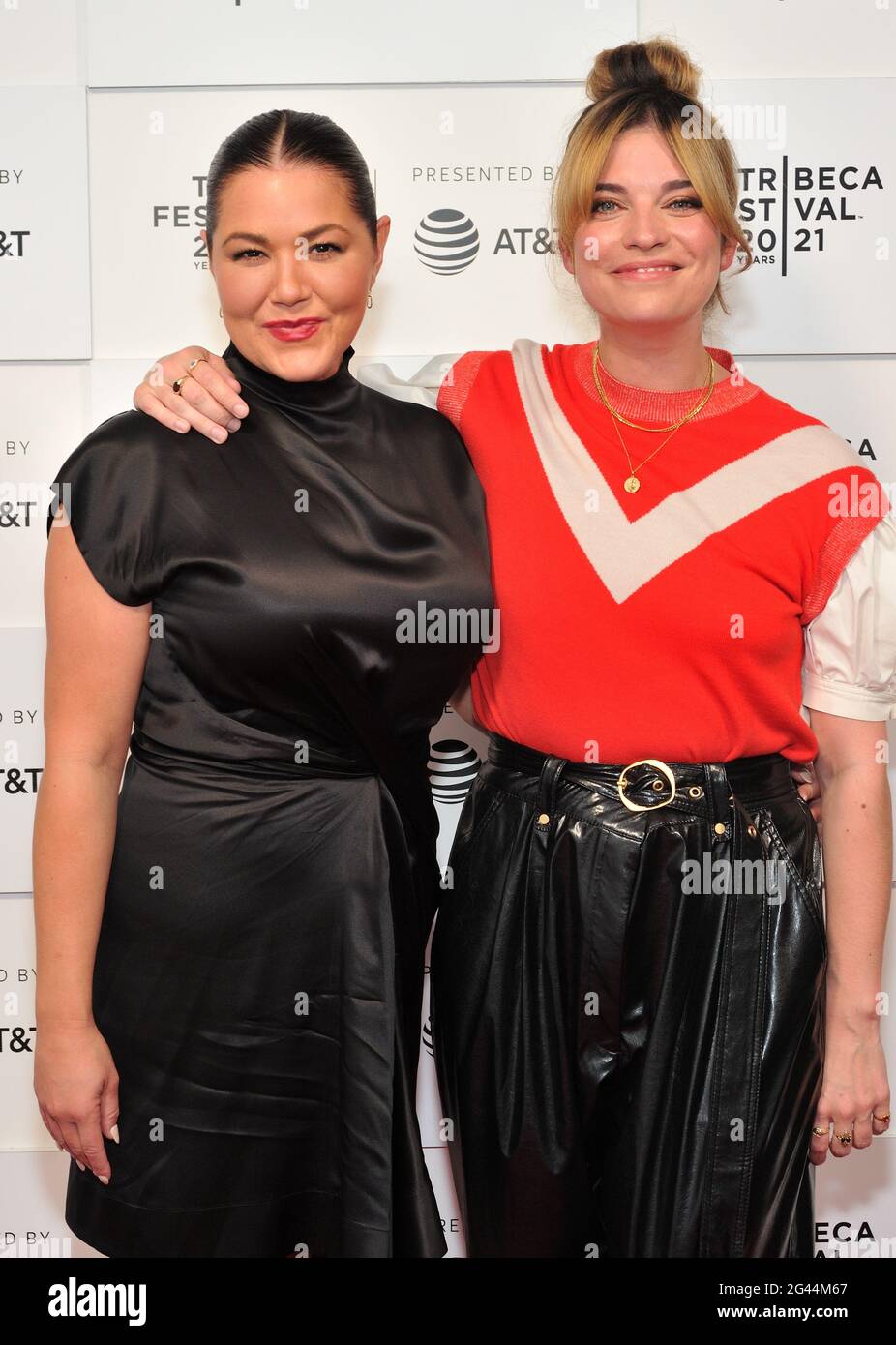 L-R: Mary Hollis Inboden and Annie Murphy attend the world premiere of ...