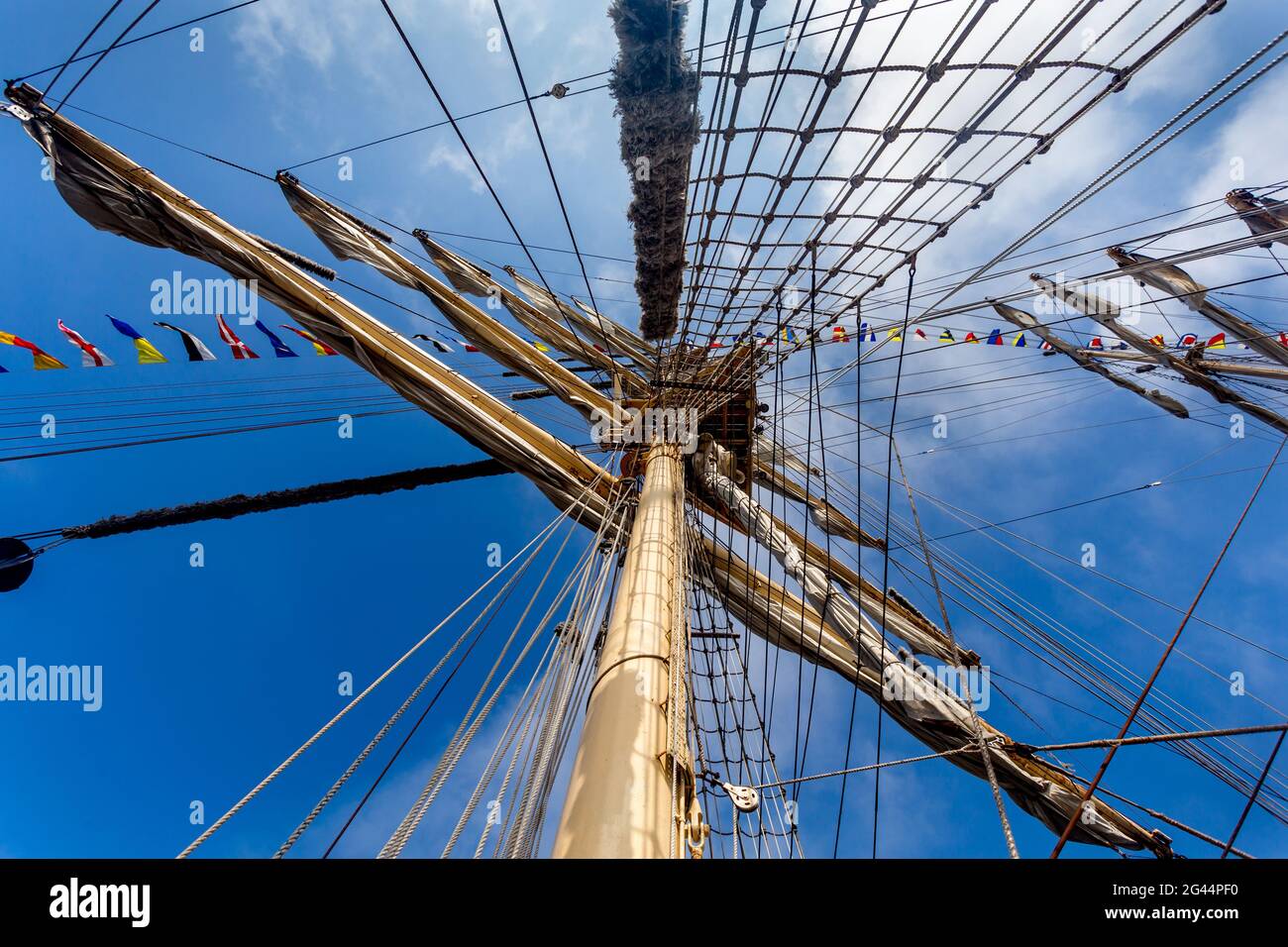 Cable ladders hi-res stock photography and images - Alamy