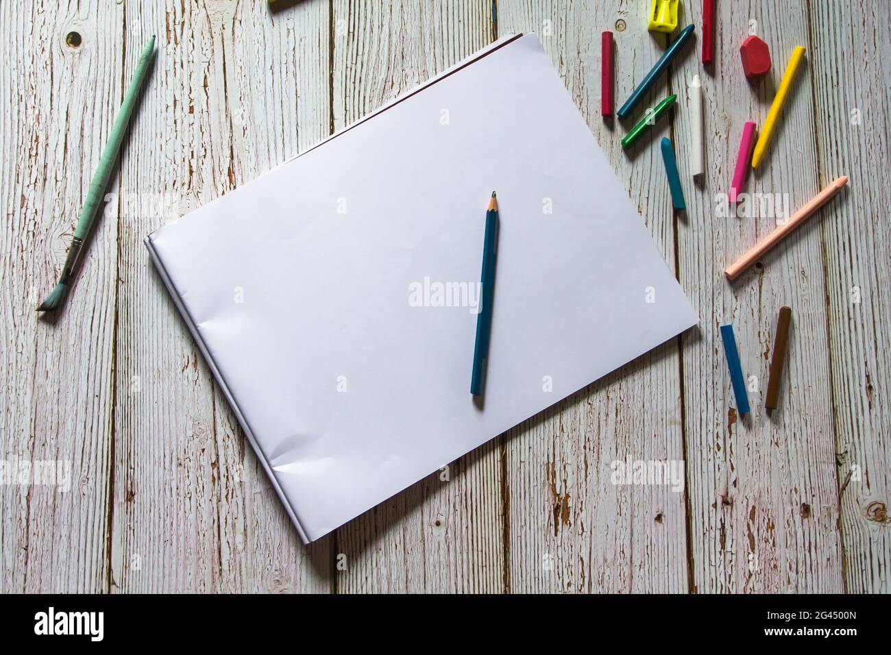 Scattered items hi-res stock photography and images - Alamy