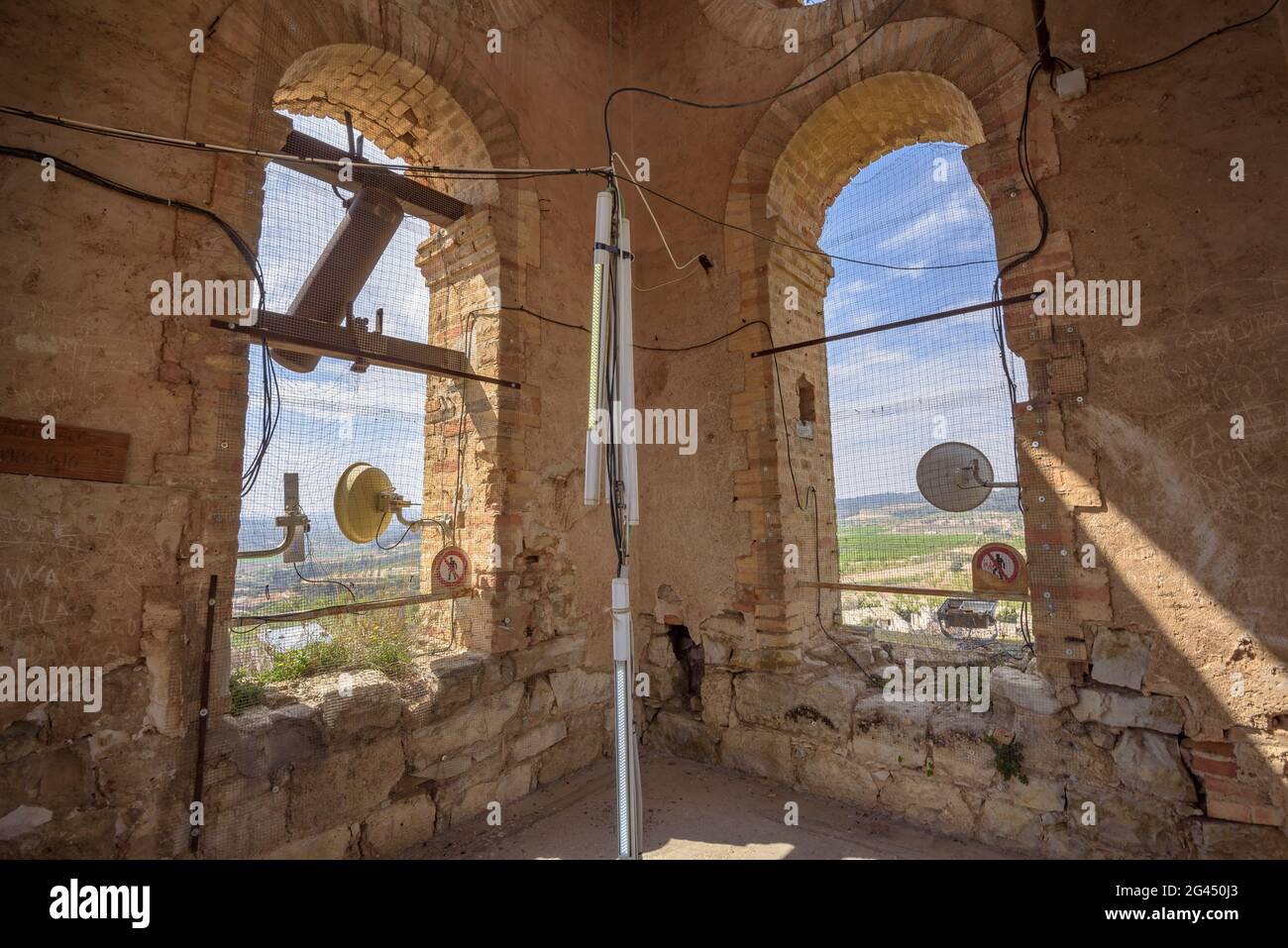 Visit to one of the Battle of the Ebro Spaces. Church of the Poble Vell ...