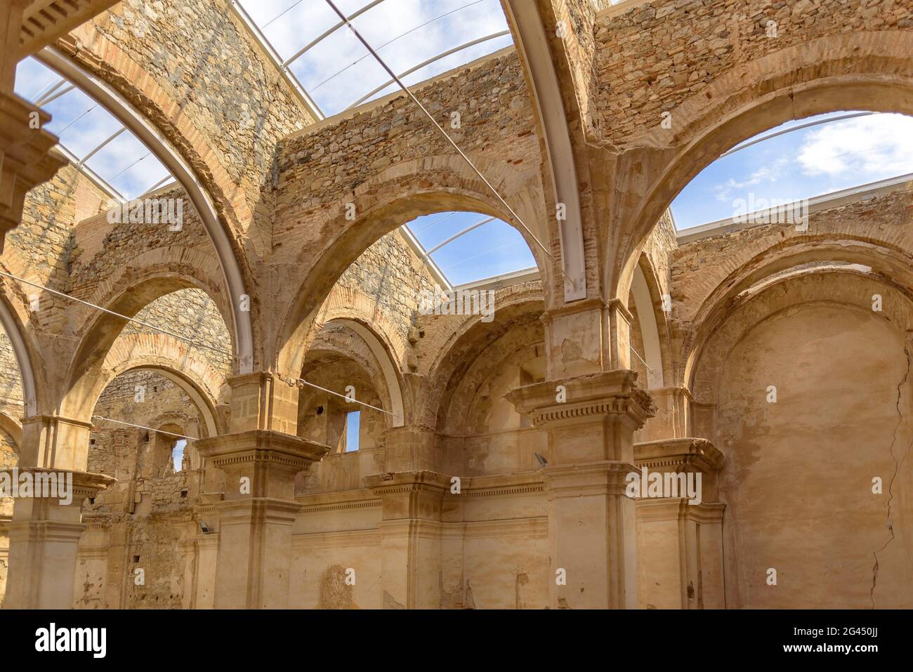 Ruinas de guerra hi-res stock photography and images - Alamy