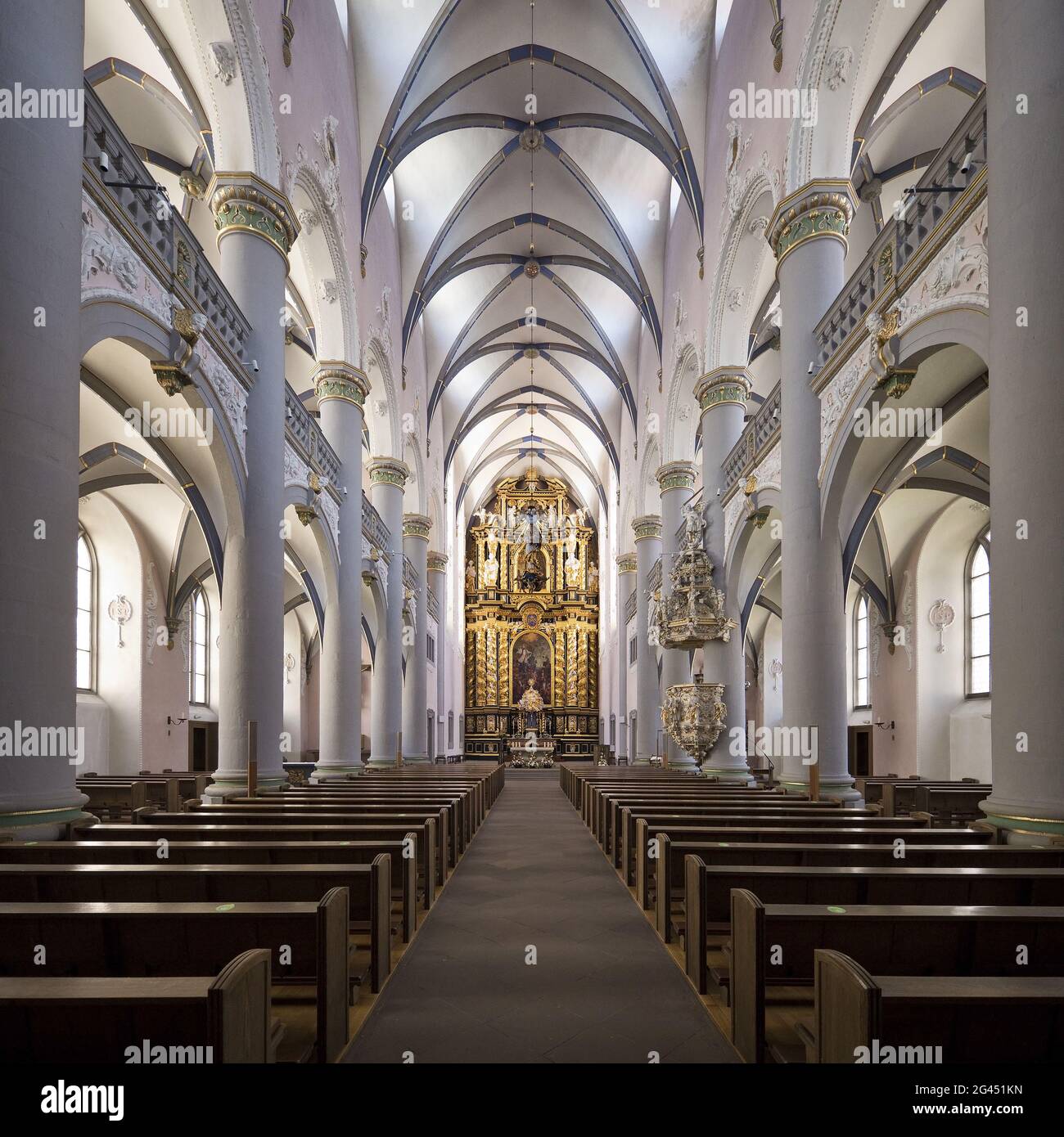Market church, interior shot towards the baroque altar, Paderborn ...