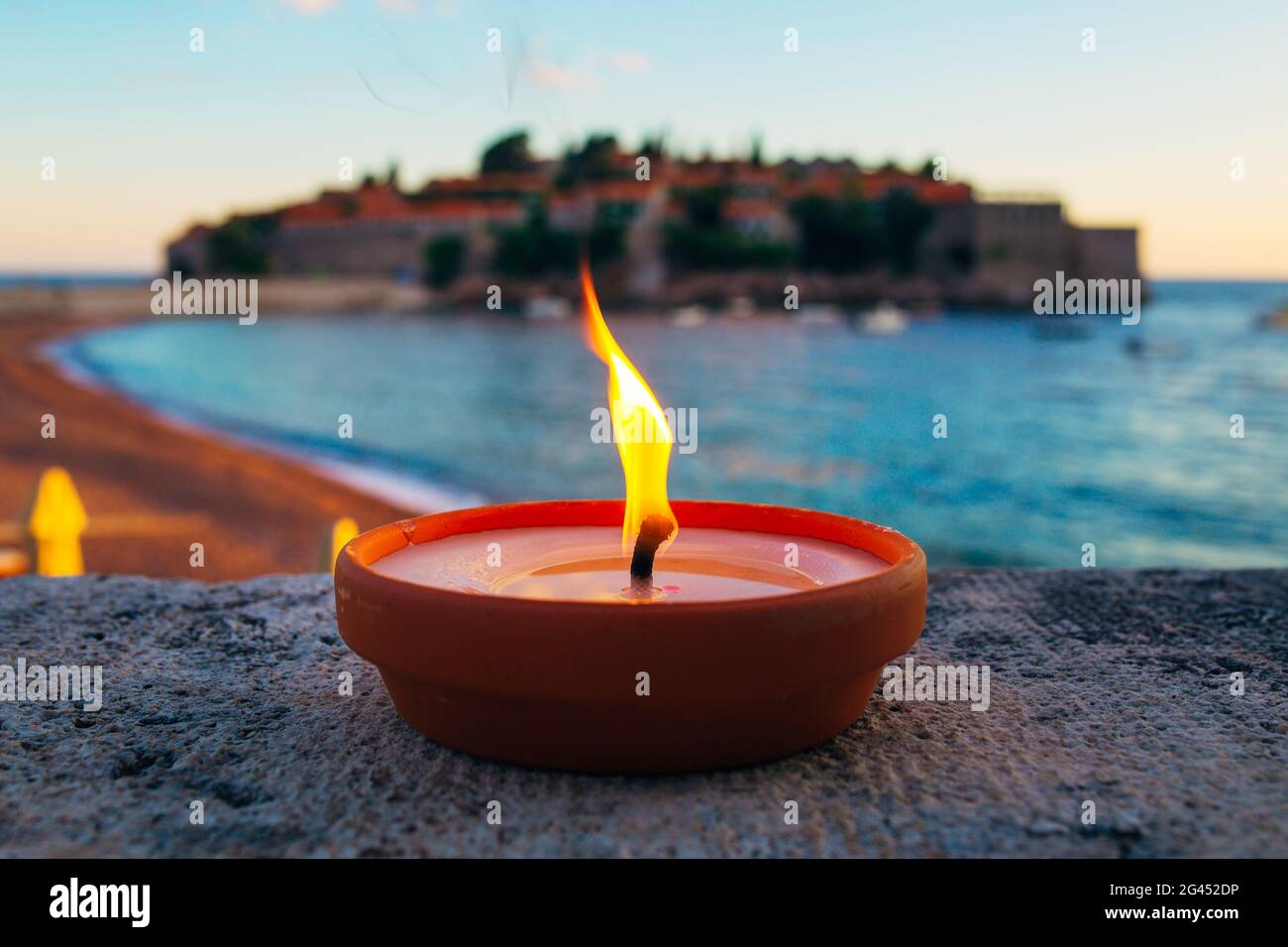Candles on the beach hi-res stock photography and images - Alamy