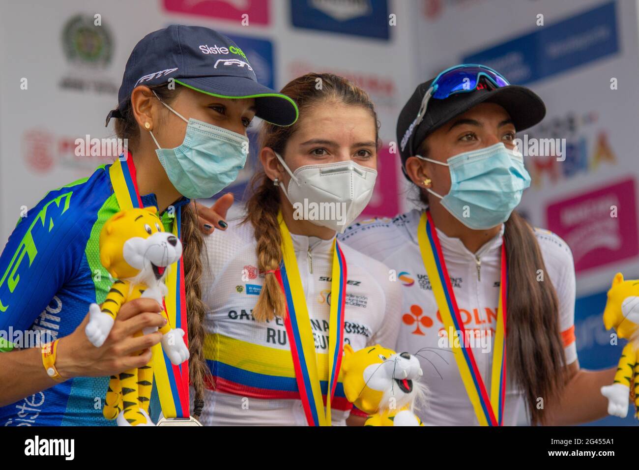 Pereira, Colombia. 18th June, 2021. Cyclists Lina Marcela Hernandez ...