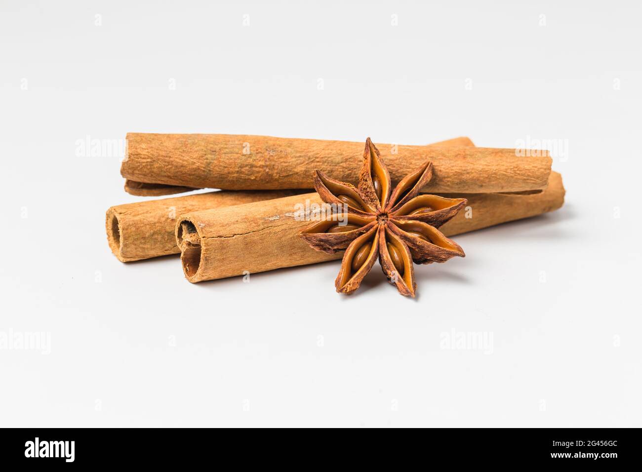 Cinnamon and anise Stock Photo - Alamy