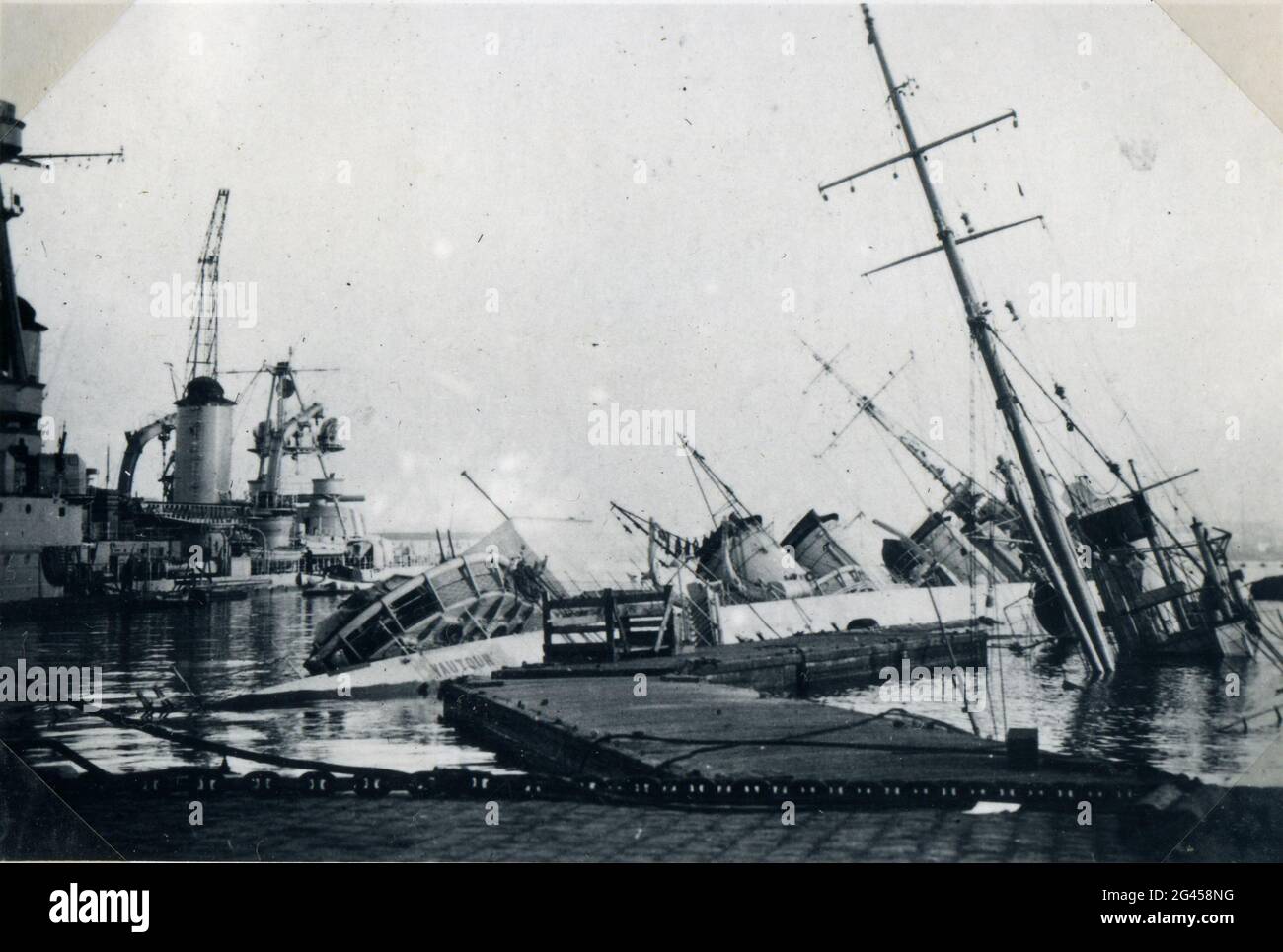 Events: Second World War / WWII, France, scuttling of the French fleet ...