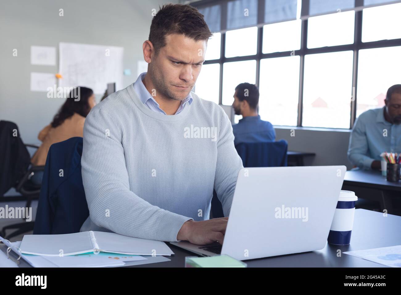 Female male design professionals hi-res stock photography and images ...